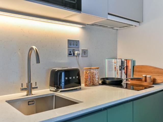 The Rex, Kingston, Kingston upon. Studio to rent £1,791 pcm £413 pw