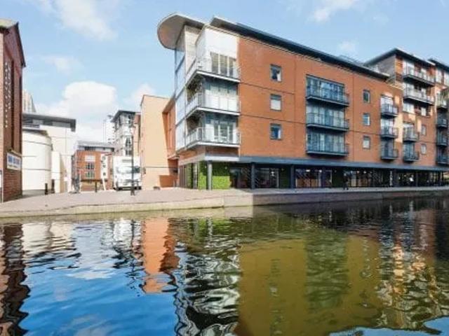 The Red Salon, Granville Street Goods Tunnel, Park Central, B1 1SL, United Kingdom | 2 bed apartment for rent #118425109 | Rentberry