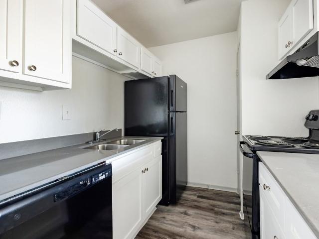 The Redford 1 Bedroom Apartment for Rent at 1221 Redford St, Houston, TX 77034 Edgebrook