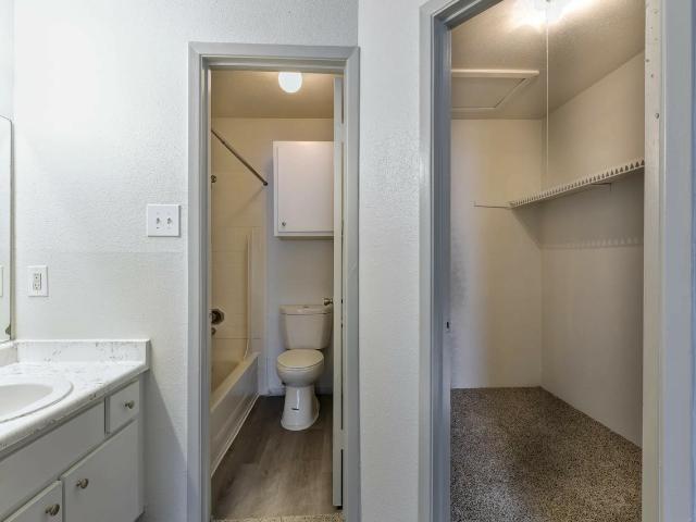 The Redford 1 Bedroom Apartment for Rent at 1221 Redford St, Houston, TX 77034 Edgebrook