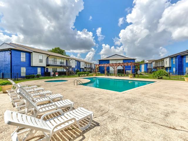 The Redford 2 Bedroom Apartment for Rent at 1221 Redford St, Houston, TX 77034 Edgebrook