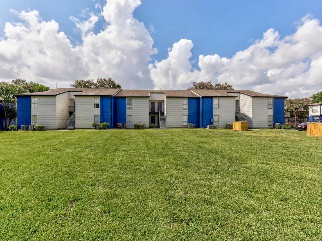 The Redford 2 Bedroom Apartment for Rent at 1221 Redford St, Houston, TX 77034 Edgebrook