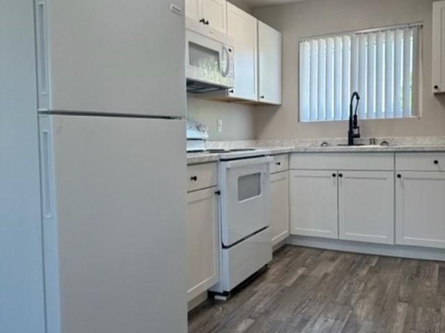 The Redwoods at Fresno 1 Bedroom Apartment for Rent at 111 W Saginaw Way, Fresno, CA 93705