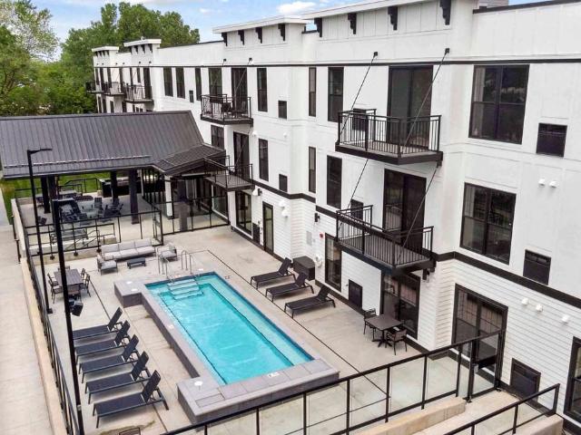 The Reeve Lakeside 1 Bedroom Apartment for Rent at 4600 Lake Road Ave, Robbinsdale, MN 55422