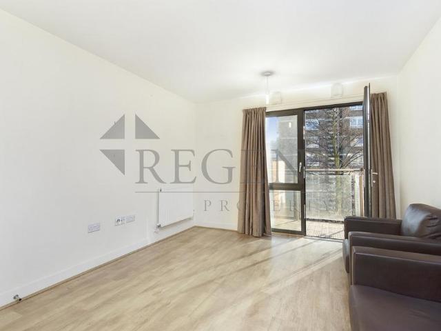 The Regent, Gwynne Road, SW11 1 bed apartment to rent £2,050 pcm £473 pw