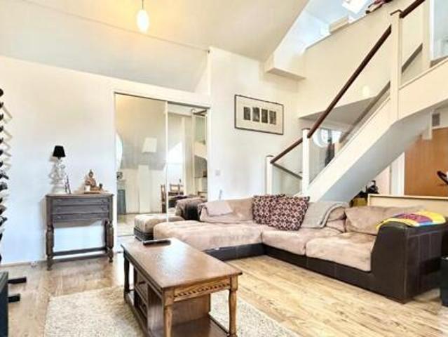 The Renovation, Woolwich Manor Way, 2 Bedroom Duplex