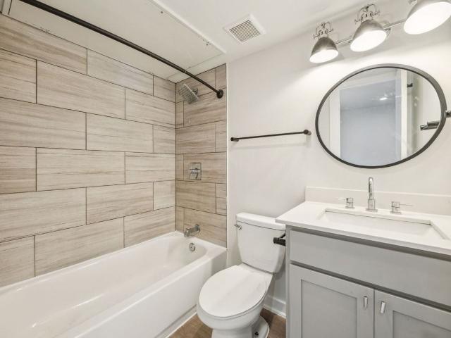 The Republic Apartments 1 Bedroom Apartment for Rent at 5018 San Jacinto St, Dallas, TX 75206