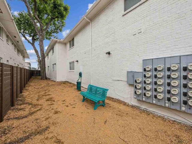 The Republic Apartments Studio Apartment for Rent at 5018 San Jacinto St, Dallas, TX 75206