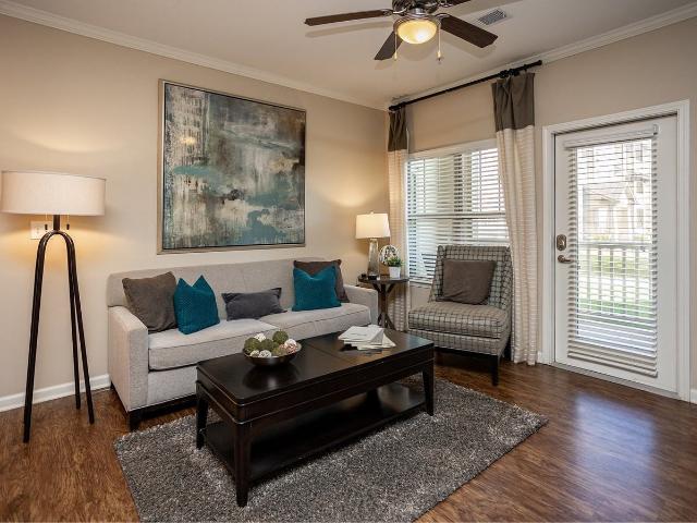 The Reserve at Johnson City 2 Bedroom Apartment for Rent at 1084 W Oakland Ave, Johnson City, TN 37604