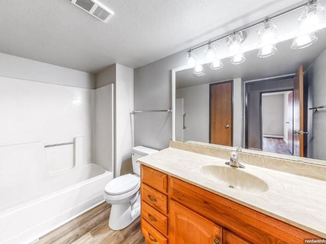 The Reserve on Southtowne I 1 Bedroom Apartment for Rent at 333 311, 211, 225, 235, 245, 323, 333 Southtowne Dr South Milwaukee, WI 53172