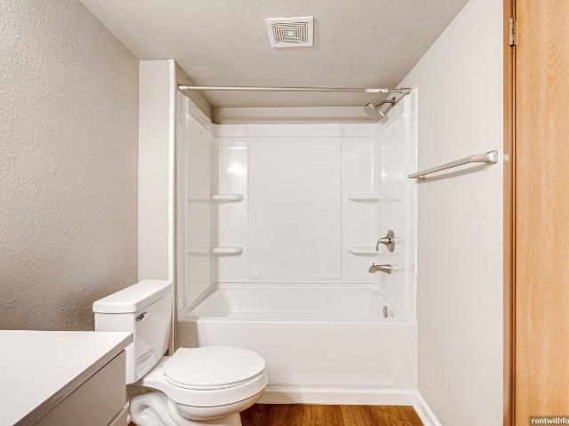 The Reserve on Southtowne Il 1 Bedroom Apartment for Rent at 407 335, 339, 407 Southtowne Dr South Milwaukee, WI 53172