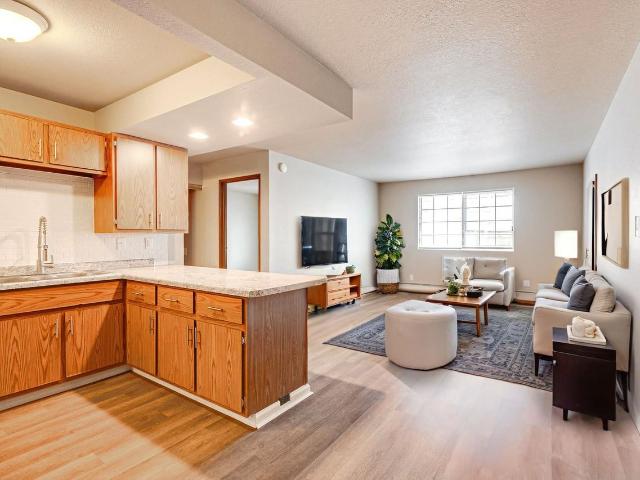 The Reserve on Southtowne Il 2 Bedroom Apartment for Rent at 407 335, 339, 407 Southtowne Dr South Milwaukee, WI 53172