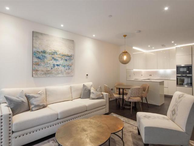 The Residence, Nine Elms, SW11 2 bed flat to rent £4,849 pcm £1,119 pw