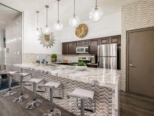 The Residence at North Dallas 1 Bedroom Apartment for Rent at 18665 Midway Rd, Dallas, TX 75287