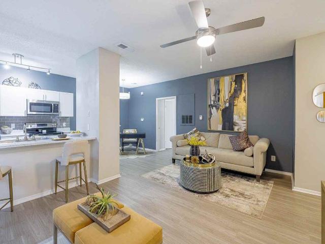 The Residence at North Dallas 1 Bedroom Apartment for Rent at 18665 Midway Rd, Dallas, TX 75287