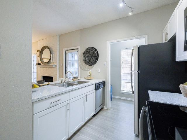 The Residence at North Dallas 2 Bedroom Apartment for Rent at 18665 Midway Rd, Dallas, TX 75287