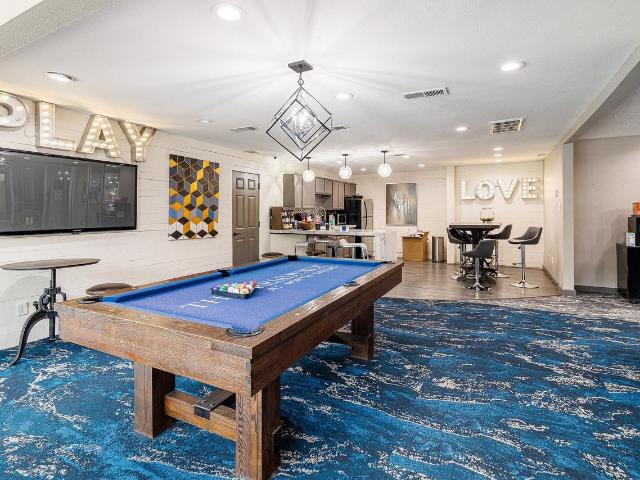 The Residence at North Dallas 2 Bedroom Apartment for Rent at 18665 Midway Rd, Dallas, TX 75287