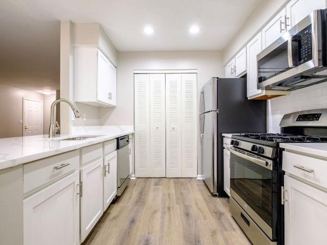 The Residence at Christopher Wren Apartments 1 Bedroom Apartment for Rent at 1390 Christopher Wren Dr, Gahanna, OH 43230