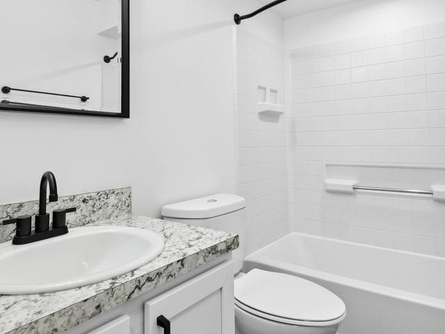 The Residence at Turnberry 2 Bedroom Apartment for Rent at 1631 Hill Rd N, Pickerington, OH 43147