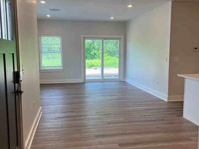 The Residence at Wemple Road 3 Bedroom Apartment for Rent at 2 Mystic Ln, Glenmont, NY 12077
