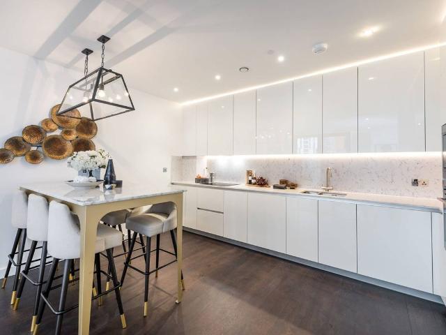 The Residence, Sw8, Nine Elms, London SW11, 3 bed flat to rent, £7,800 pcm | PrimeLocation