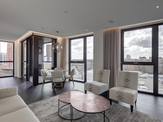 The Residence, 4 Charles Clowes Walk. 2 bed apartment to rent £4,637 pcm £1,070 pw