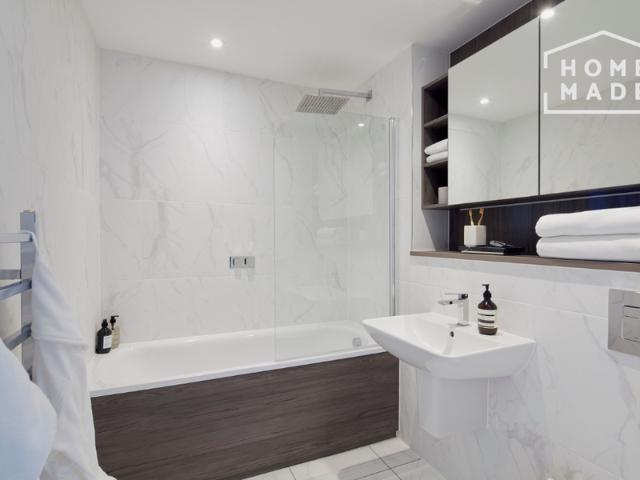 The Residences, West Tower, M15