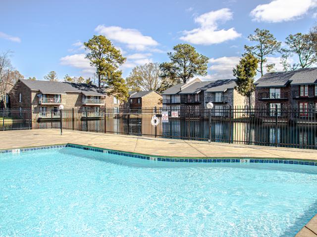 The Residences at Lakeview 3 Bedroom Apartment for Rent at 2774 S Mendenhall Rd, Memphis, TN 38115 Southeast Memphis