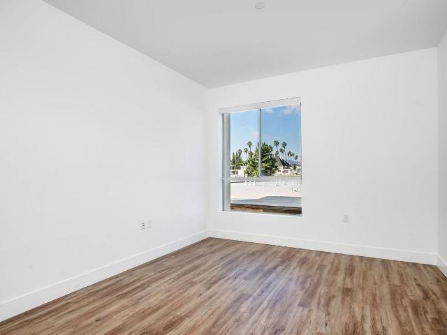 The Rhys Studio Apartment for Rent at 453 S Kenmore Ave, Los Angeles, CA 90020 Wilshire Center Koreatown