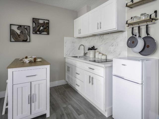 The Riverview 55+ Studio Apartment for Rent at 415 P St, Sacramento, CA 95814 Downtown Sacramento