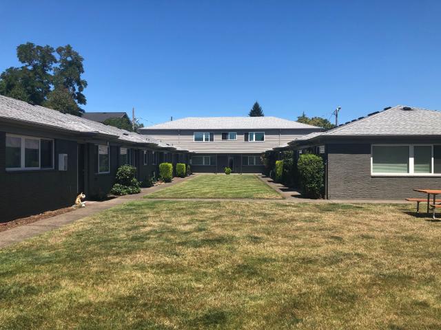 The Rivercrest Apartments by Star Metro