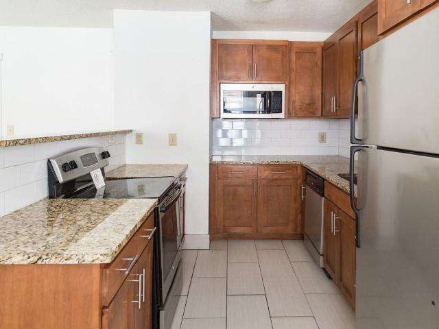 The Richelieu 2 Bedroom Apartment for Rent at 405 E Armour Blvd, Kansas City, MO 64109 Central Hyde Park