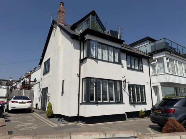 The Ridgeway, Chalkwell. 2 bed flat to rent £1,850 pcm £427 pw