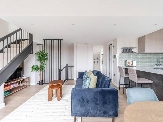 The Ridgeway, Golders Green, London NW11, 3 bed flat to rent, £6,500 pcm | PrimeLocation