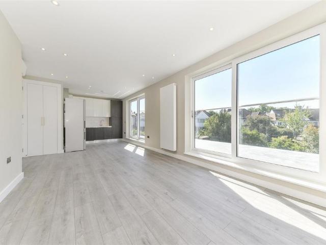 THE RIDGEWAY, GOLDERS GREEN, NW11 2 bed apartment to rent £2,999 pcm £692 pw