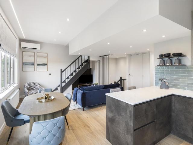 The Ridgeway, Golders Green NW11, 3 bed flat to rent, £4,247 pcm | PrimeLocation