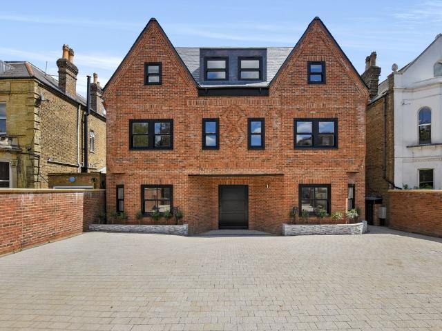 The Ridgeway, Enfield EN2, 2 bed flat to rent, £3,250 pcm | PrimeLocation