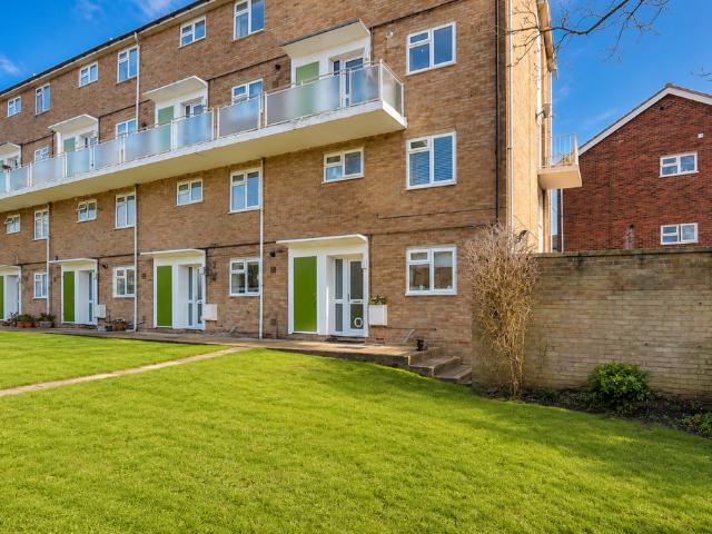 The Ridgeway, Hertfordshire AL4 3 bed maisonette to rent £1,800 pcm £415 pw