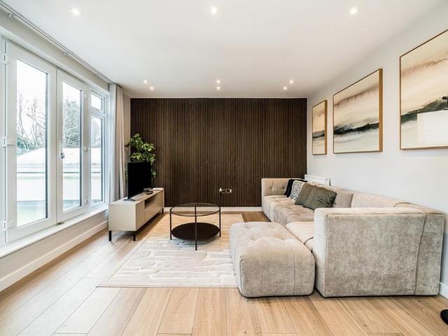 The Ridgeway, LONDON NW11 3 bed flat to rent £6,000 pcm £1,385 pw