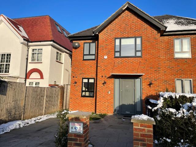 The Ridgeway, London NW11, 1 bed semi detached house to rent, £6,000 pcm | PrimeLocation