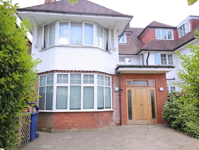 The Ridgeway, London NW11, 2 bed flat to rent, £1,950 pcm | PrimeLocation