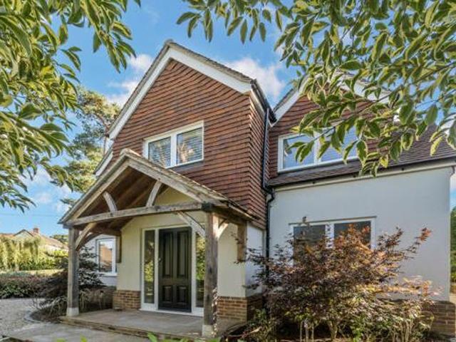 The Ridgeway, Lightwater, 3 Bedroom Detached