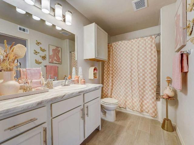 The Ridge @ 66 2 Bedroom Apartment for Rent at 4300 Caravel Dr, Oklahoma City, OK 73099 Stonebridge West