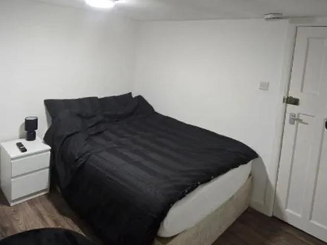 The Ridge, Hendon Wood Lane, London, NW7 4HR, United Kingdom | 4 bed house for rent #140398423 | Rentberry