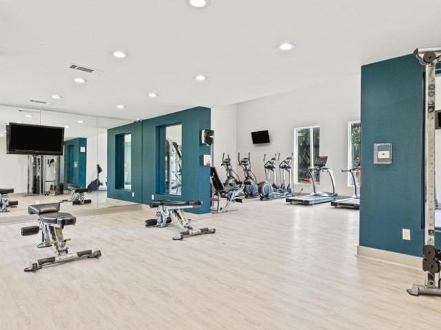 The Ridge on 161 Apartments 2 Bedroom Apartment for Rent at 3700 Valley View Ln, Irving, TX 75062