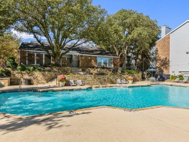 The Ridge on 161 Apartments 2 Bedroom Apartment for Rent at 3700 Valley View Ln, Irving, TX 75062