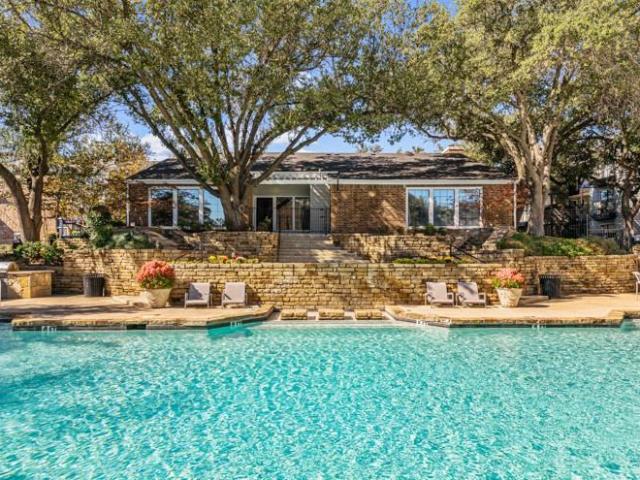 The Ridge on 161 Apartments 2 Bedroom Apartment for Rent at 3700 Valley View Ln, Irving, TX 75062