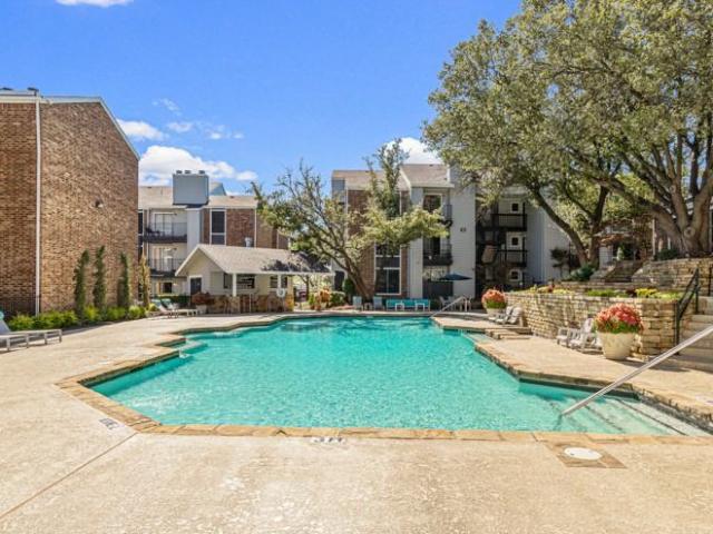 The Ridge on 161 Apartments 2 Bedroom Apartment for Rent at 3700 Valley View Ln, Irving, TX 75062