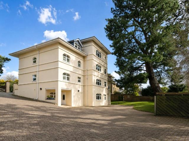The Ridge, Woking, Surrey GU22, 2 bed maisonette to rent, £1,800 pcm | PrimeLocation
