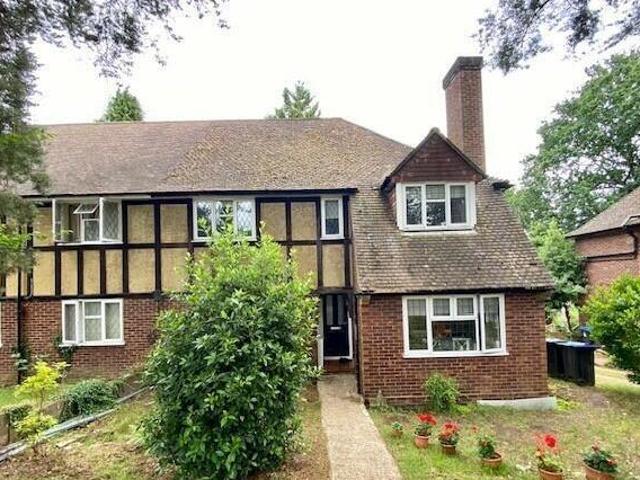 The Ridge, Woking, 2 Bedroom Flat